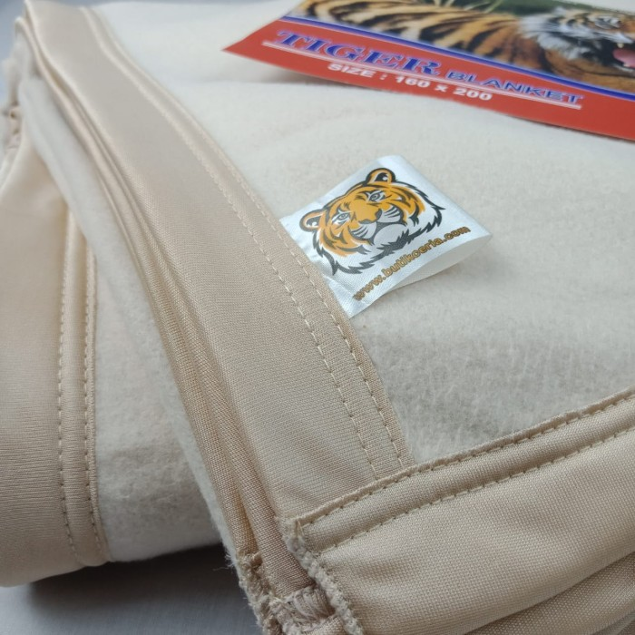 Selimut Polos Flanel Hotel Dewasa Tiger 160 x 200 Cm - Cream | Lazada ...