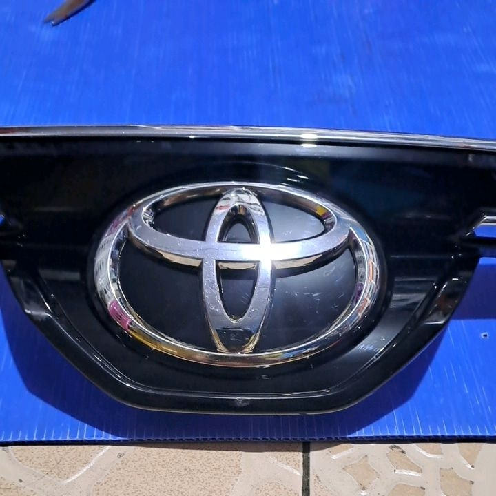 ORI liss lust moulding kap mesin Avanza,Xenia new facelift include logo ...