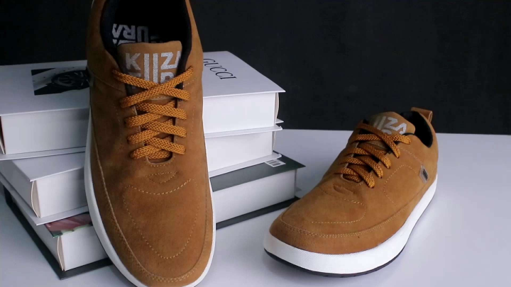 Sepatu sneakers sepatu kets kasual pria kulit suede berbagai warna ...