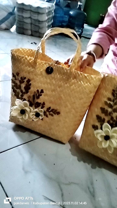tas anyam bambu hiasan bunga klobot dan daun kering | Lazada Indonesia