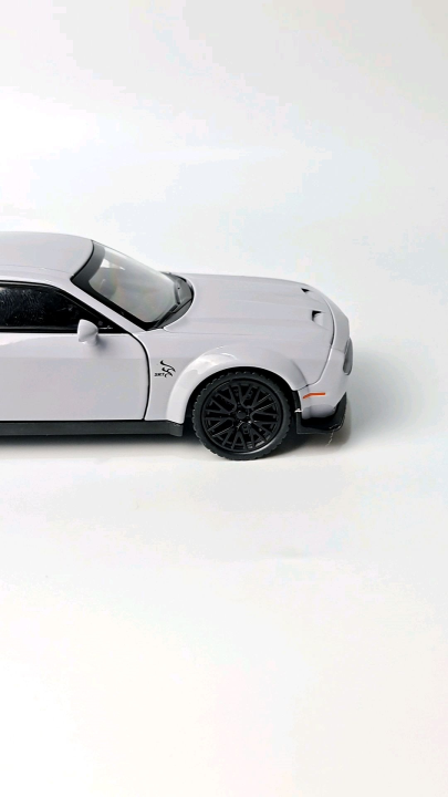 dreys 1:32 Dodge Challenger Hellcat Model Car Diecast Toy Vehicle with ...