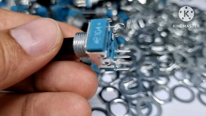 วอลลุ่ม 4 ขา Potentiometer B102 (B1K), B103 (B10K), B104 (B100K) 5 ชิ้น ...