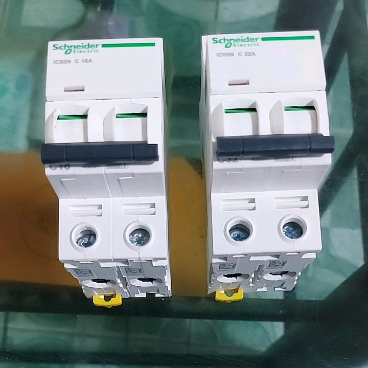 เบรคเกอร์ AC Breaker schneider Schneider Electric China IC65N 2P C32A A9F18232 Vacuum Mini ...