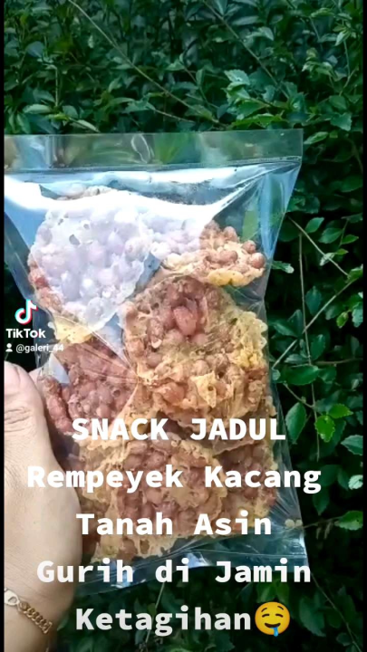 Rempeyek kacang tanah peyek bulat gurih renyah cemilan jadul khas ...