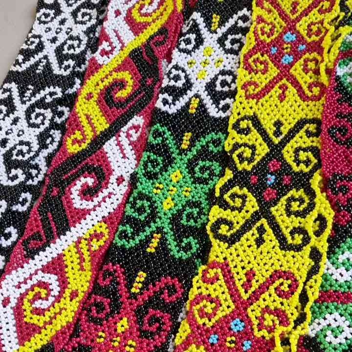 syal Manik syal etnik dayak kalimantan selendang manik suku dayak ...