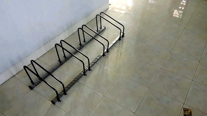 RAK TEMPAT PARKIR SEPEDA BIKE RAK STAND SEPEDA PADDOCK PARKIR SEPEDA ...
