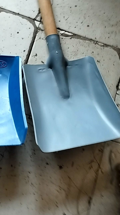 SEKOP ALAT UNTUK PROYEK BANGUNAN DAN ADA 3 JENIS SEKOP PASIR BESI ...