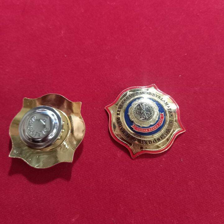 pin damkar / pin kuningan pemadam / pin dada damkar / brevet damkar ...
