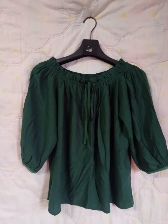 เสื้อแฟชั่นผู้หญิงมือสอง xsxj รอบอก 47 เสื้อยาว 22 นิ้ว ***สินค้ามือสอง ...