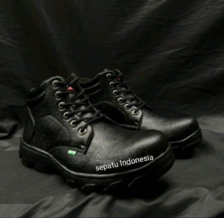 Sepatu Safety Boots Pria Warna Hitam Ujung Besi Kerja Lapangan Proyek ...