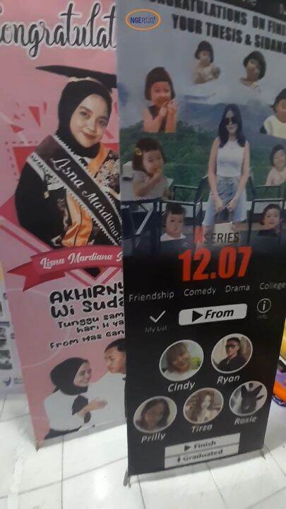 Banner Wisuda Custom Free Design / Cetak X Banner Wisuda, X Banner ...