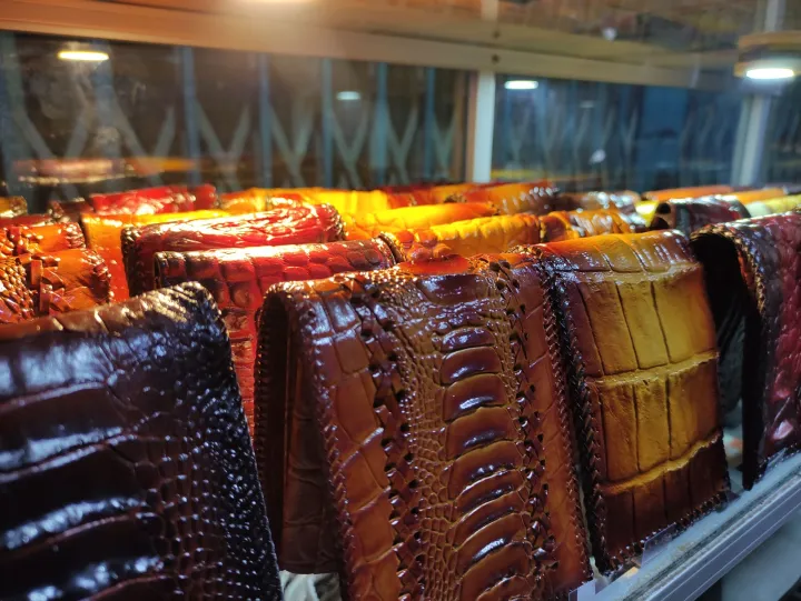 Dompet Kulit Buaya dan Kasuari Papua | Lazada Indonesia