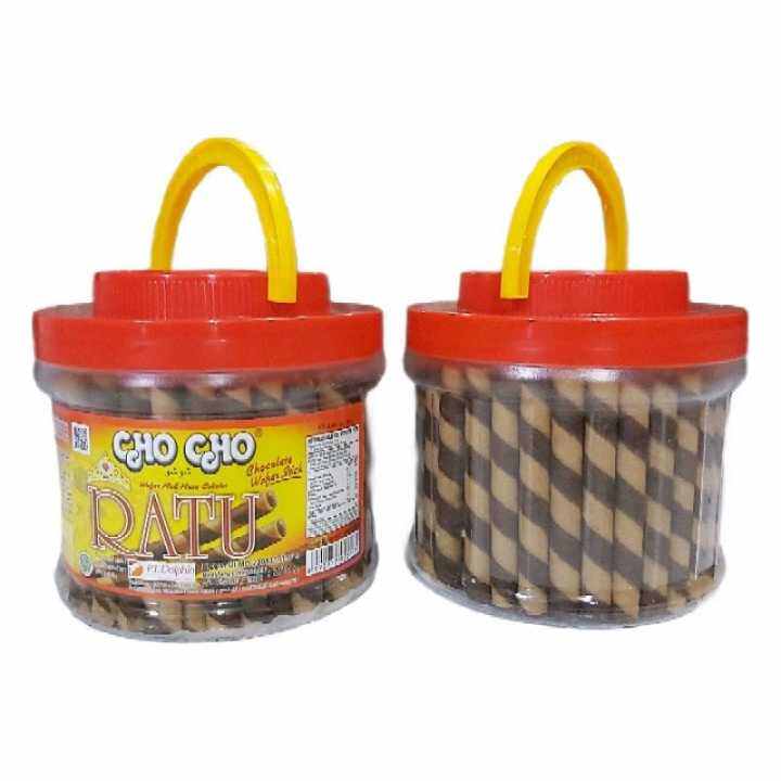 Wafer stick roll Cho cho Ratu astor dolpin kue kaleng lebaran enak dan ...