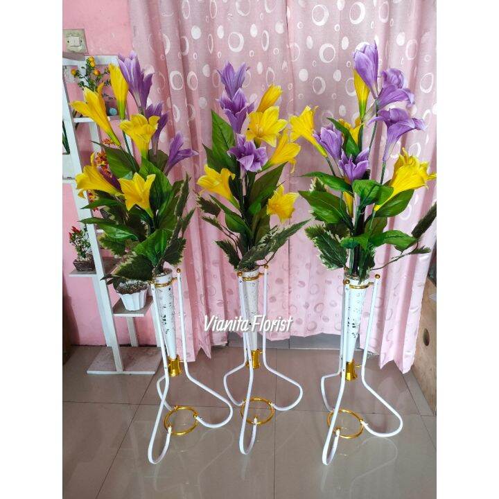 BUNGA LILY ARTIFICIAL BESAR SATU PAKET DENGAN POT STANDING | Lazada ...