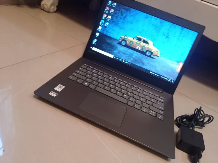 Laptop Lenovo AMD E2 khusus game/Graphic Ram 4gb hardis 500gb lagi ...
