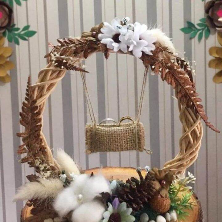 ring rustik dekorasi rotan. akar. bunga kering. ranting. kerajinan ...