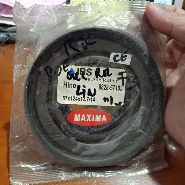 Seal Roda Belakang 9828-57103 Hino ukuran 57 x 124 x 12 7 14 | Lazada ...