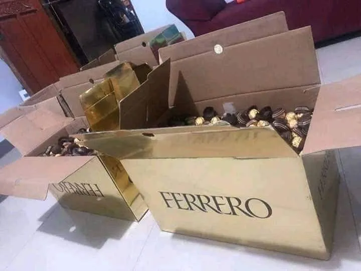 Ferrero Rocher 24's 24 Pcs Ferrero Chocolate A whole crunchy hazelnut ...