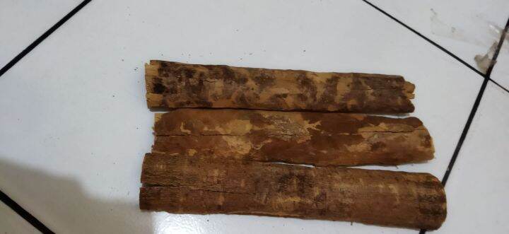Kulit kayu raru diabetes sudah bersih berat 500 Gram siap di rebus ...