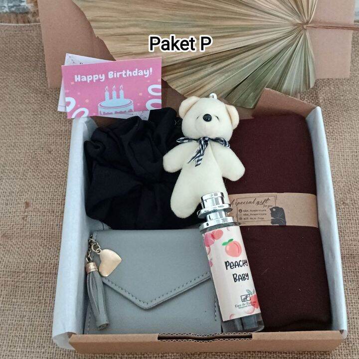 Hampers kado untuk cewek ulang tahun/anniversary/graduation/nikahan ...