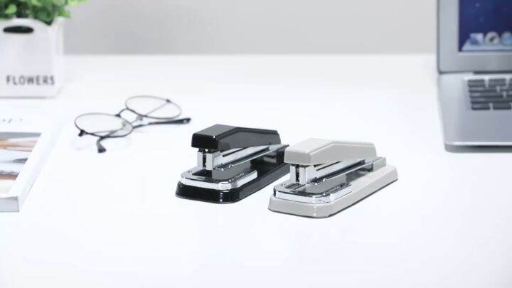 Stapler 360 ° rotatable stapler middle seam riding nail multi ...