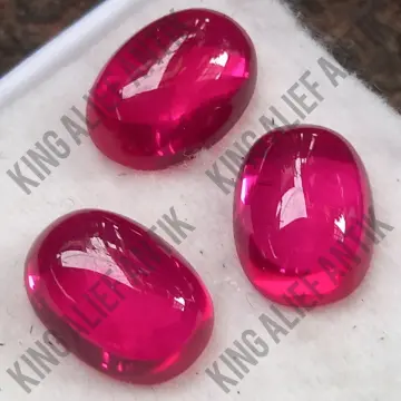 Bongkahan Batu Merah Siam