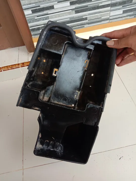 Toolbox Toolkit wadah kunci Suzuki Smash lama 110. Original. seken ...