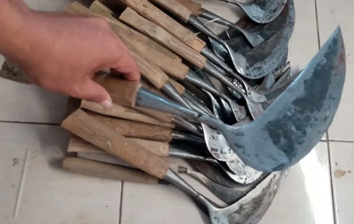 ARIT MURAH TAJAM 35 CM / Arit baja per / Alat tani / Arit Rumput / Arit ...