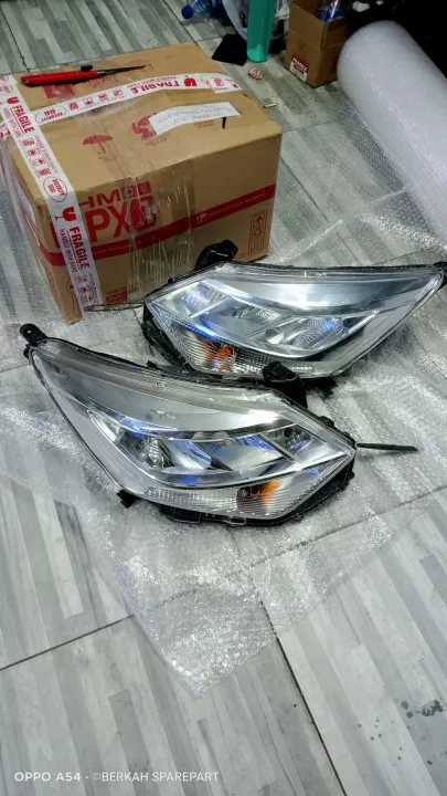 Headlamp lampu depan calya sigra facelift Original | Lazada Indonesia