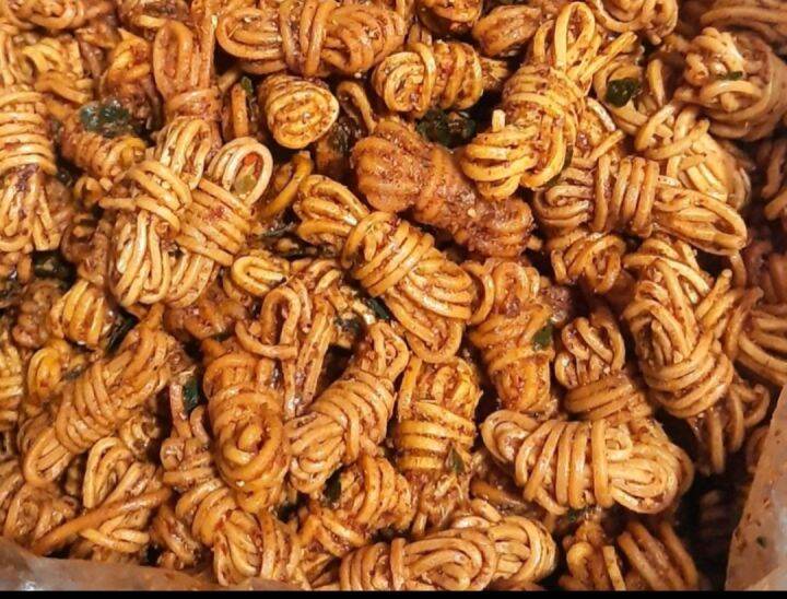 MIE GULUNG VIRAL Tiktok 500 gr/cemilan kriuk gurih/bumbu rempah/cemilan ...