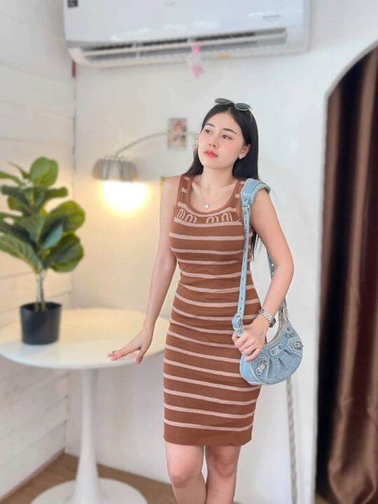 🌈 MesubShop 🌈 เดรสแขนกุด ผ้าไหมพรม ทอลายช่วงอก 🏹 ผ้าถักไหมพรมยืดตามตัว สาวอวบใส่ได้จ้า ผ้านิ่ม ...