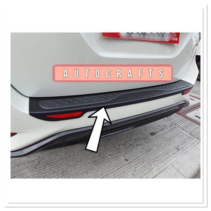 TOYOTA FORTUNER 2016-2022 REAR STEP SILL W/ REFLECTOR | Lazada PH