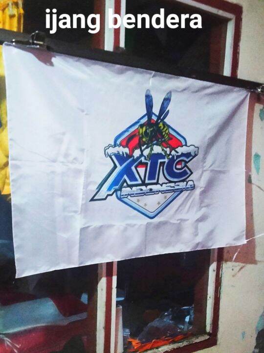 BENDERA XTC PUTIH LOGO 115CM X 75CM | Lazada Indonesia