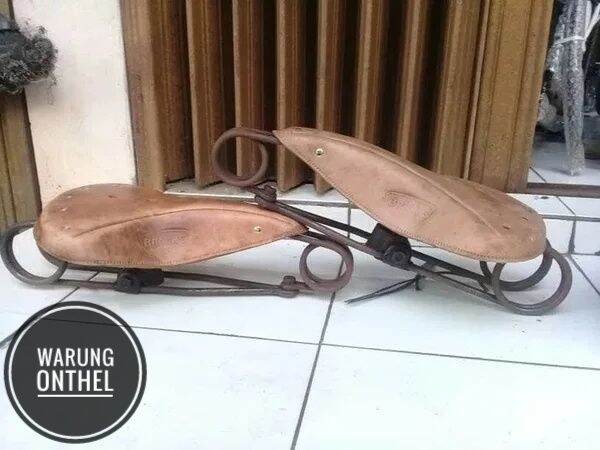 Sadel kulit sepeda onthel ontel - Sadel kulit ontel - Sadel sepeda kuno ...