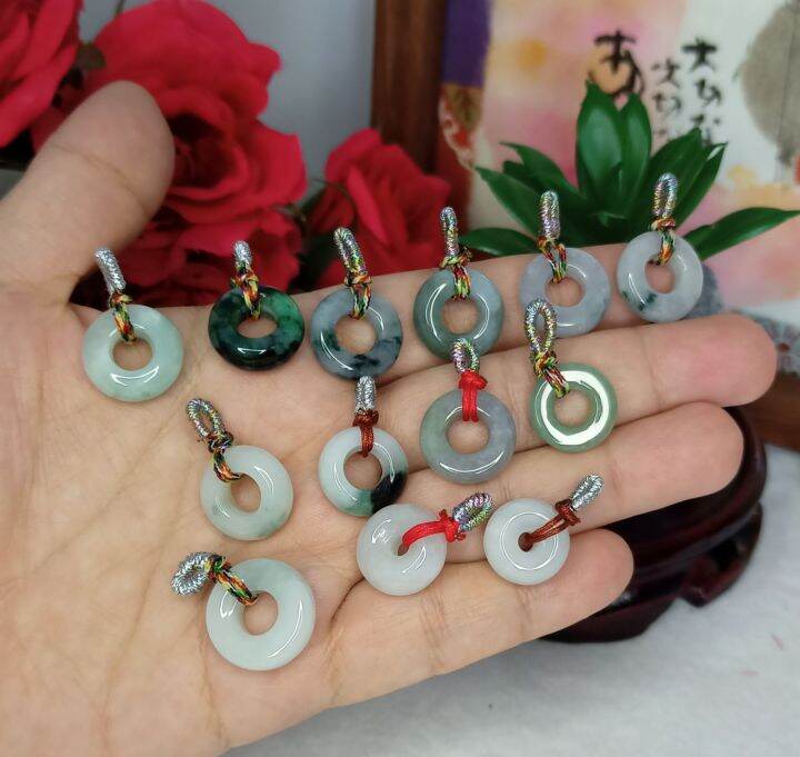 天然缅甸翡翠玉甜甜圈吊坠。Natural Myanmar Authentic Jadeite Jade Donuts Pendant ...