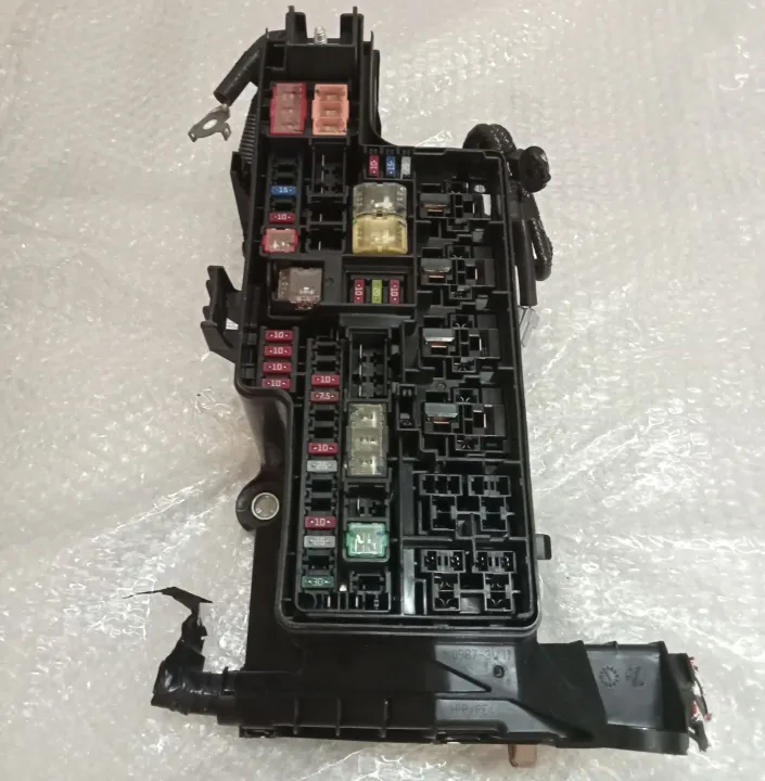 FUSE BOX ATAU BOX SEKRING TOYOTA INNOVA REBORN FORTUNER VRZ HILUX REVO ...