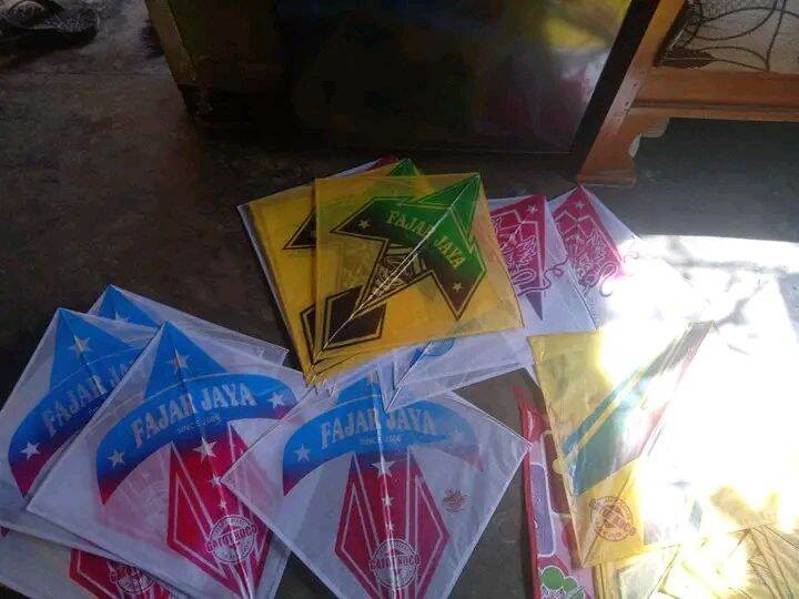 MAIN MAINAN TRADISIONAL LAYANG LAYANGAN SUKHOI PER 20 PCS | Lazada ...