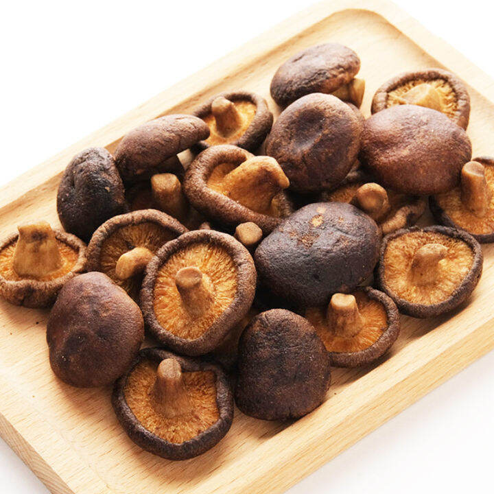 Mushroom Crispy Kerepek Cendawan Kering Dried Shiitake Mushroom 50g ...