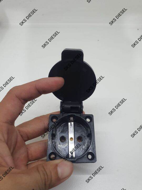 COK GENSET BETINA 2 KAKI COLOKAN AC PLUG GENSET WARNA HITAM | Lazada ...