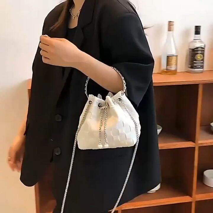 VEIKA กระเป๋าสะพายผู้หญิง กระเป๋าใบเล็กหญิง 2023 ยอดนิยมสไตล์การระเบิด ...