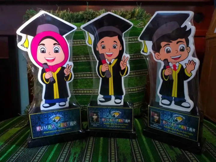 Plakat Wisuda PAUD TK PAUD BIMBA dan Lainnya/Bahan MDF 12 mm/Ukuran 25 ...