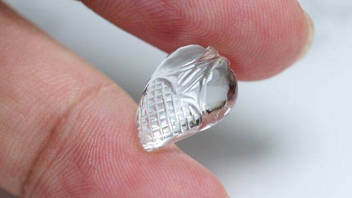 6.15 ct ไวท์ โทแพส แกะสลักข้าวโพด (White Topaz Corn Carving) | Lazada.co.th