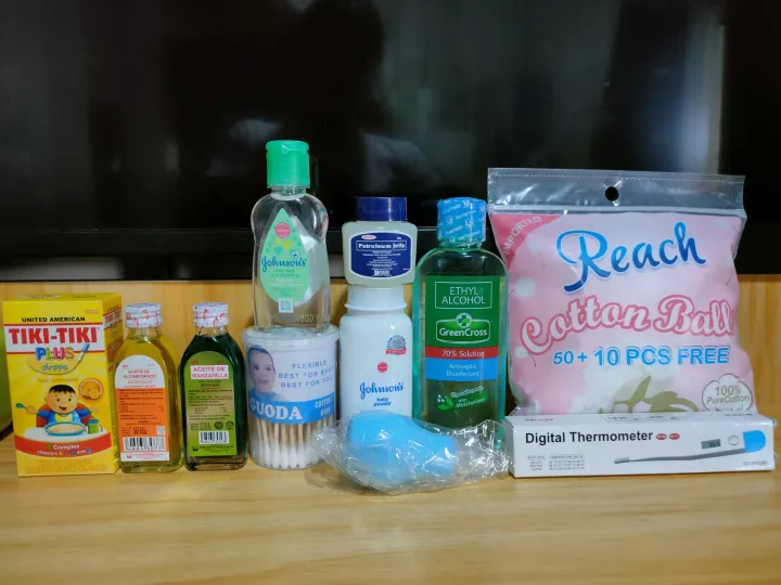 Newborn Essentials kit bundles Set B with baby oil and Aceite De Manzanilla | Lazada PH