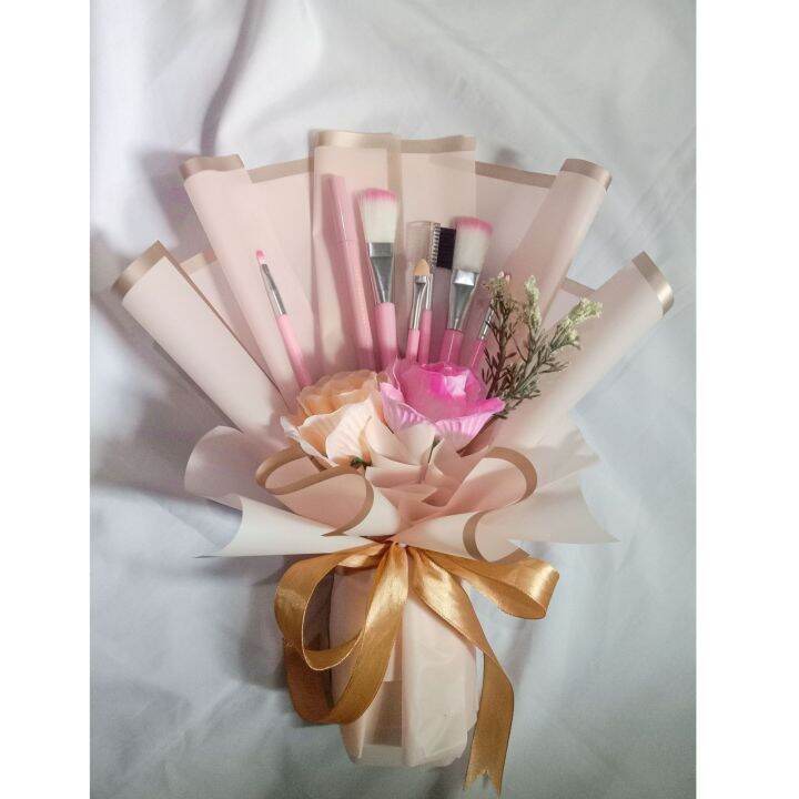 Buket makeup perempuan untuk hadiah spesial free bunga hias | Lazada ...