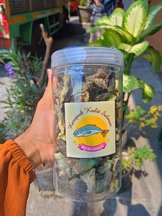 Salmon Fish Skin Crispy Kemasan Toples 175gr Keripik Kerupuk Kulit Ikan ...