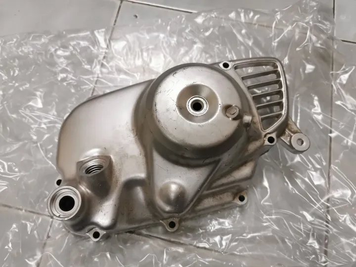 ฝาข้างเครื่อง ข้างขวา ฝั่งคลัทช์ ฝาคลัทช์ แท้ใหม่ Honda C70 KA C700 | Lazada.co.th