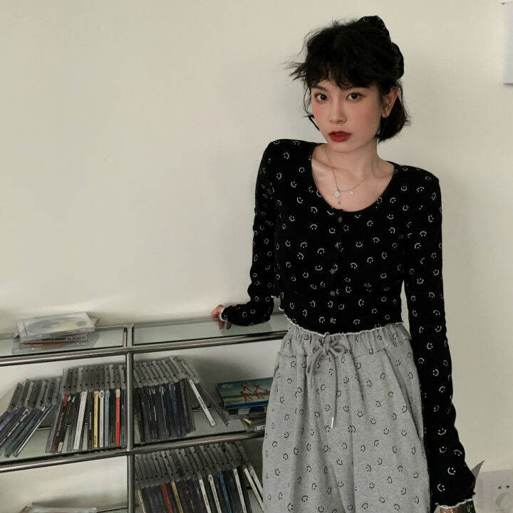 เสื้อคาร์ดิแกนแขนยาวผ้าเกรด A ลายหน้ายิ้มสีดำ minjiena สไตล์เกาหลีเสื้อ ...