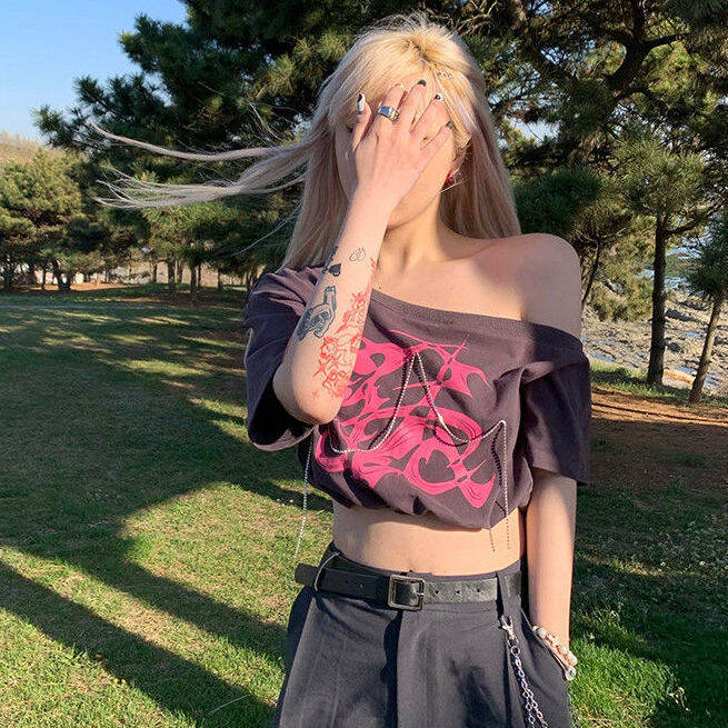 SSeE เสื้อยืดผู้หญิง,เสื้อยืดแขนสั้นสายโซ่เสื้อเปิดไหล่ฤดูร้อน | Lazada ...