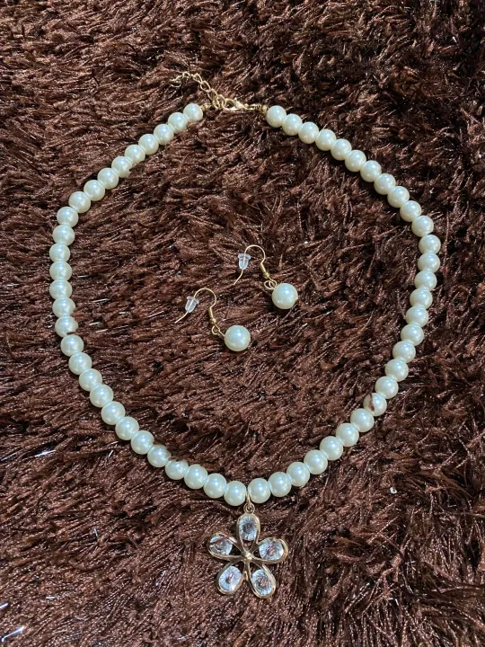 ชุดเครื่องประดับไข่มุกเทียม 2 ชิ้น ใน Set 2C สร้อยคอพร้อมจี้ดอกไม้ ...