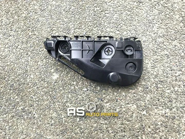 Genuine Surplus Right (Passenger Side) Front Bumper Retainer / Clip ...